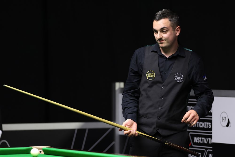 Pinhey Ends Q School Heartache To Turn Professional - World Snooker Tour