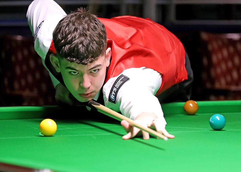 Davies Sets Record As Youngest Winner - World Snooker Tour