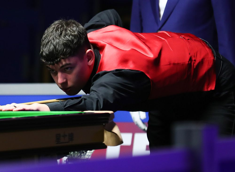 Davies Into Second Round - World Snooker Tour