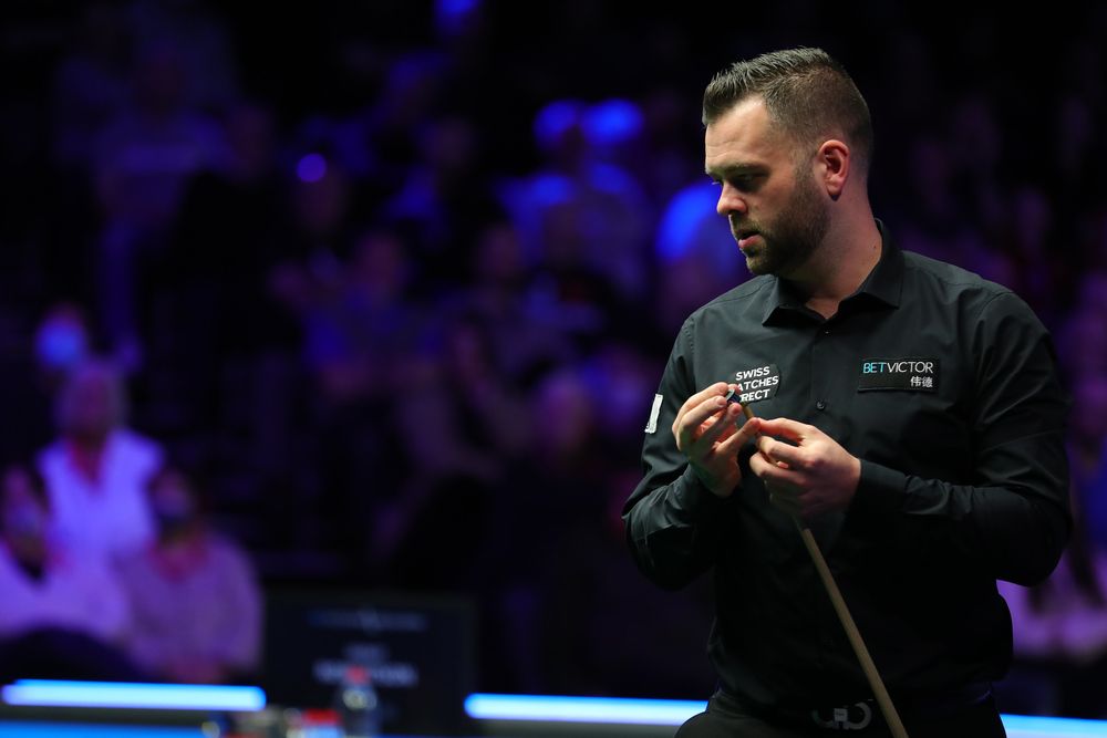 Robertson Wins From 4-0 Down - World Snooker Tour