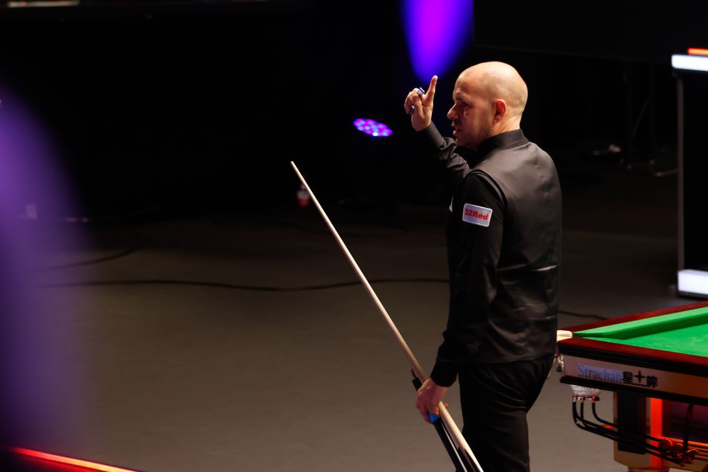 Hawk Soars As Rocket Downed - World Snooker Tour
