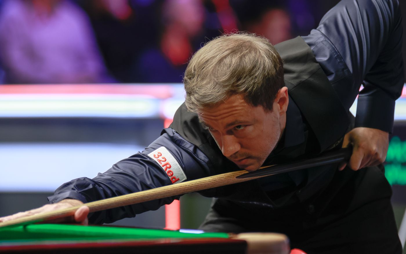 Lisowski Floors The Captain - World Snooker Tour