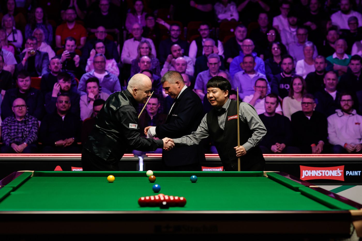 Zhang Holds Off Higgins Fightback - World Snooker Tour
