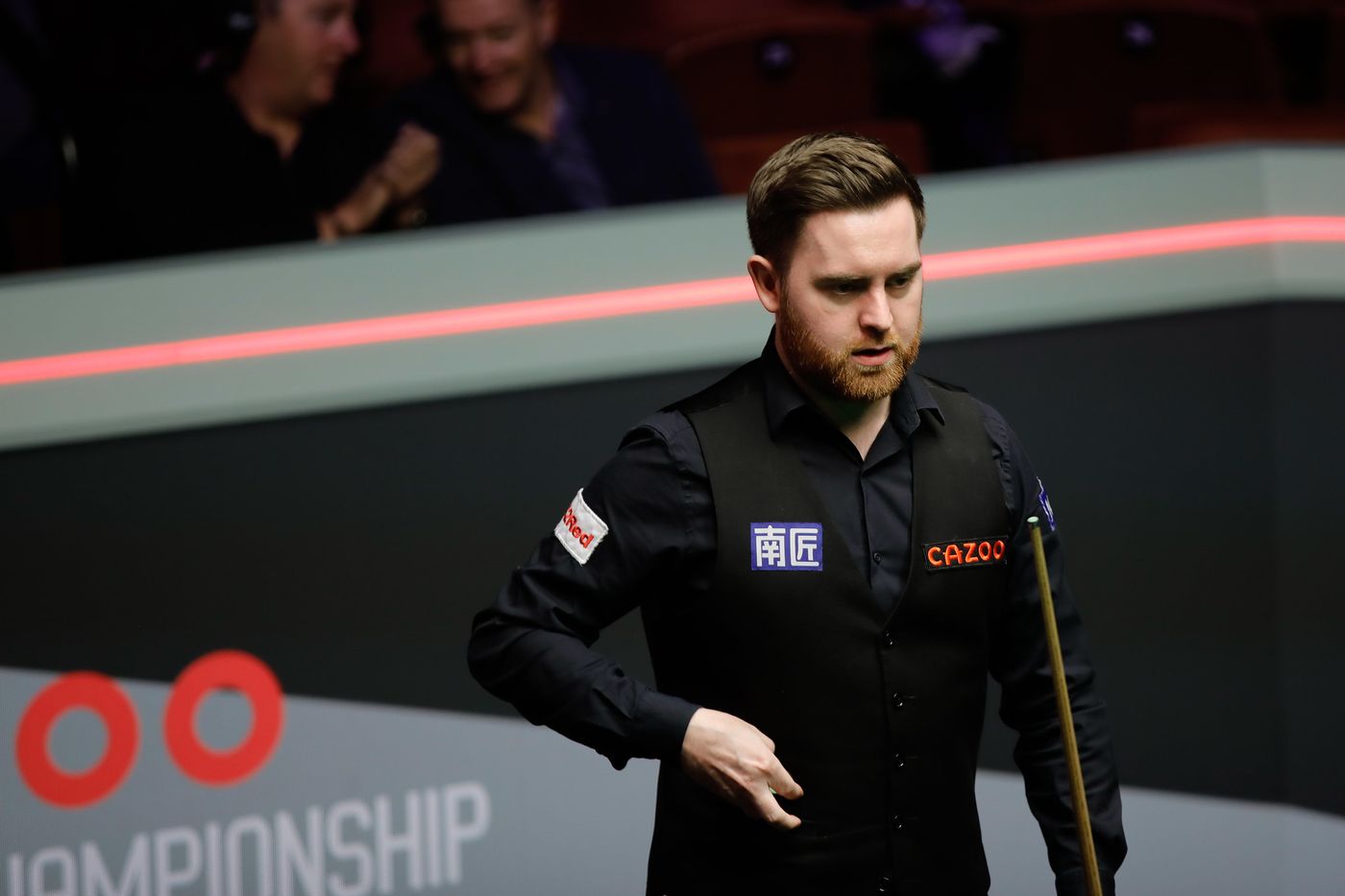 Jones Keeps Pace With Bingham - World Snooker Tour
